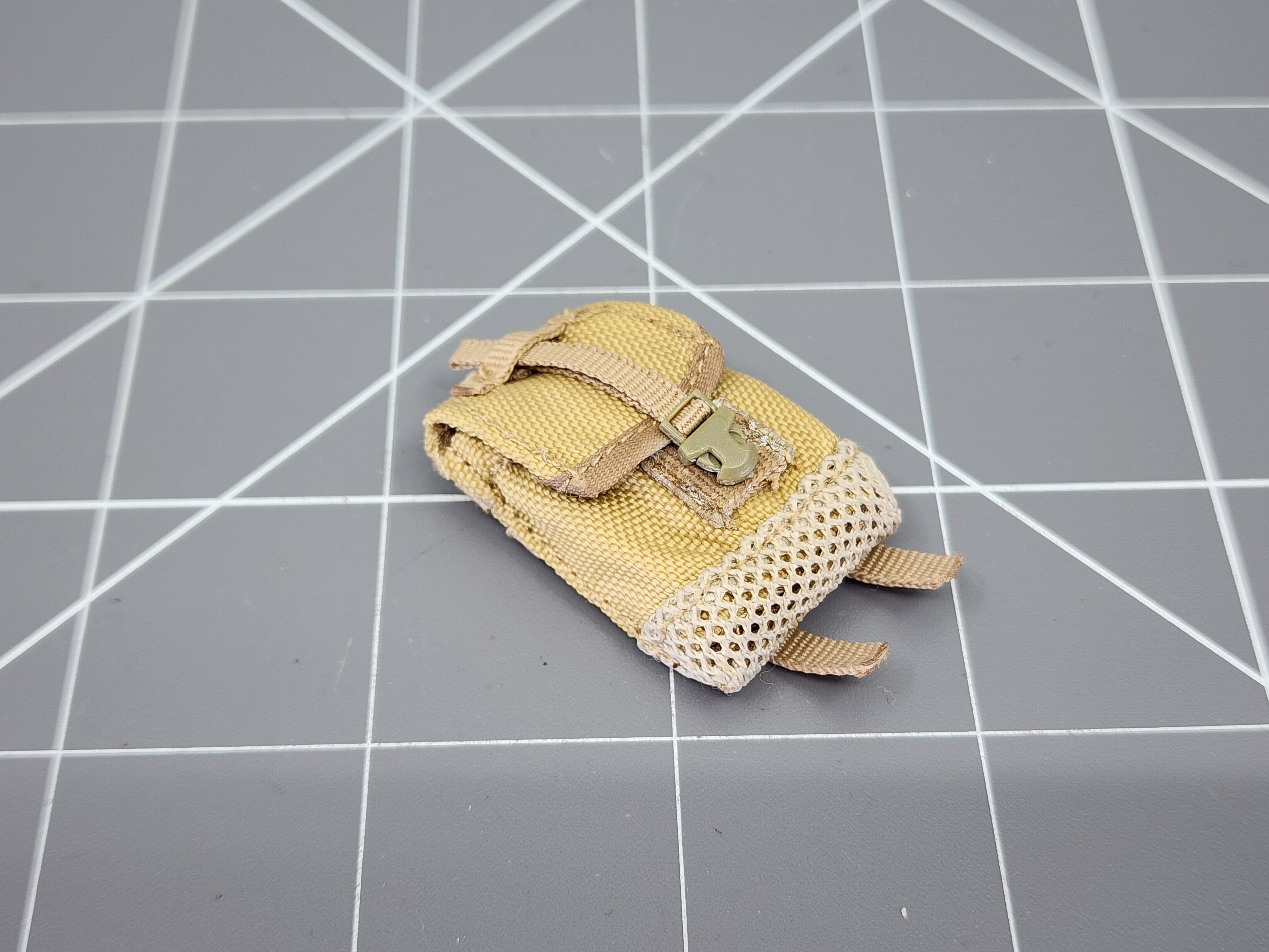 BAM 1/6 Coyote Tan MOLLE Multipurpose Pouch – BlackOpsToys