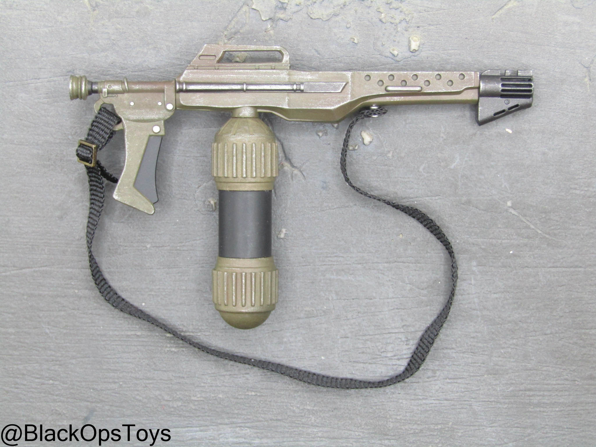 Female Flight Officer - M240 Incinerator Unit Flame Thrower w/Sling ...