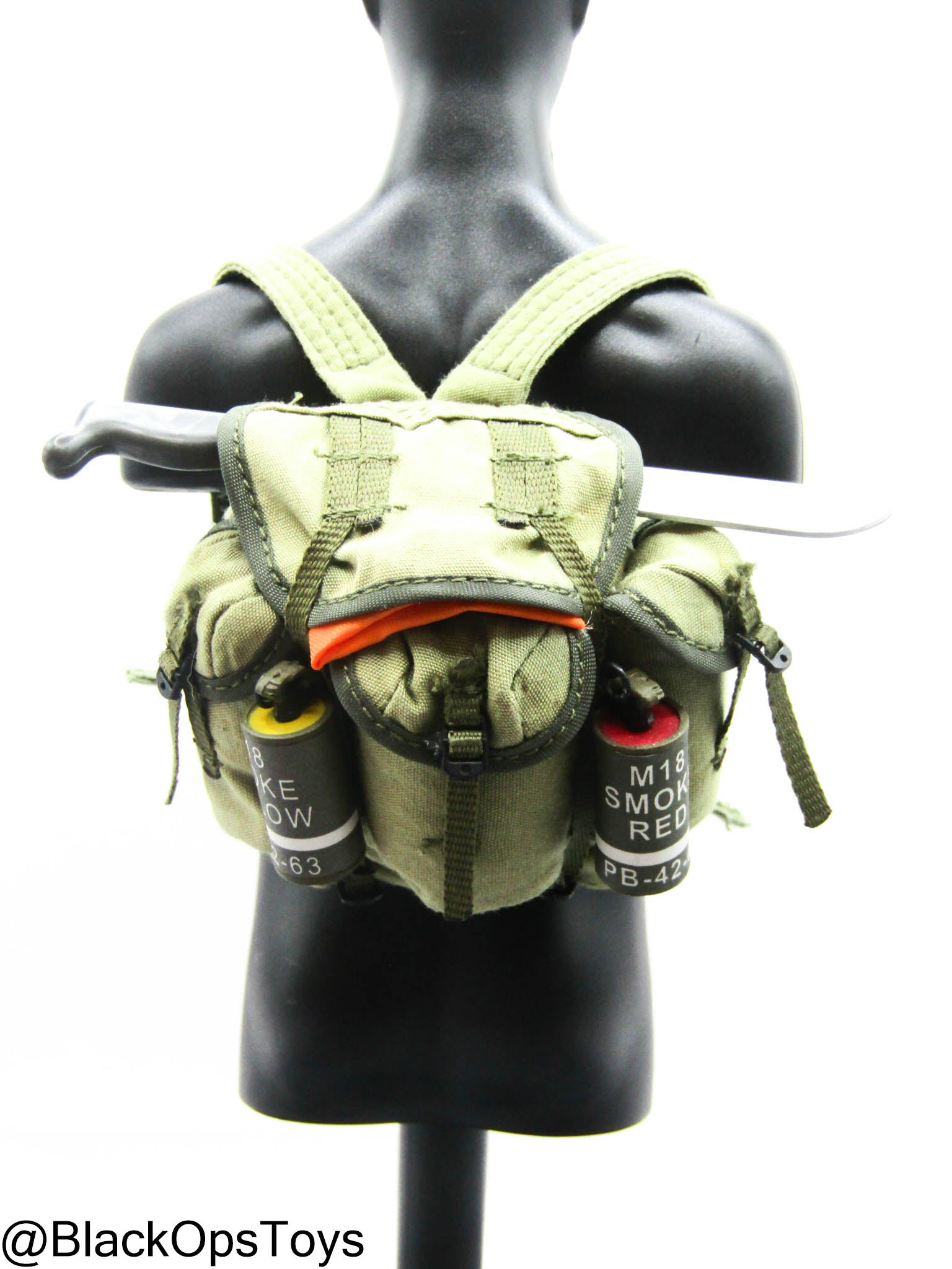 Vietnam Team Leader - Backpack w/Smoke Grenades & Machete – BlackOpsToys