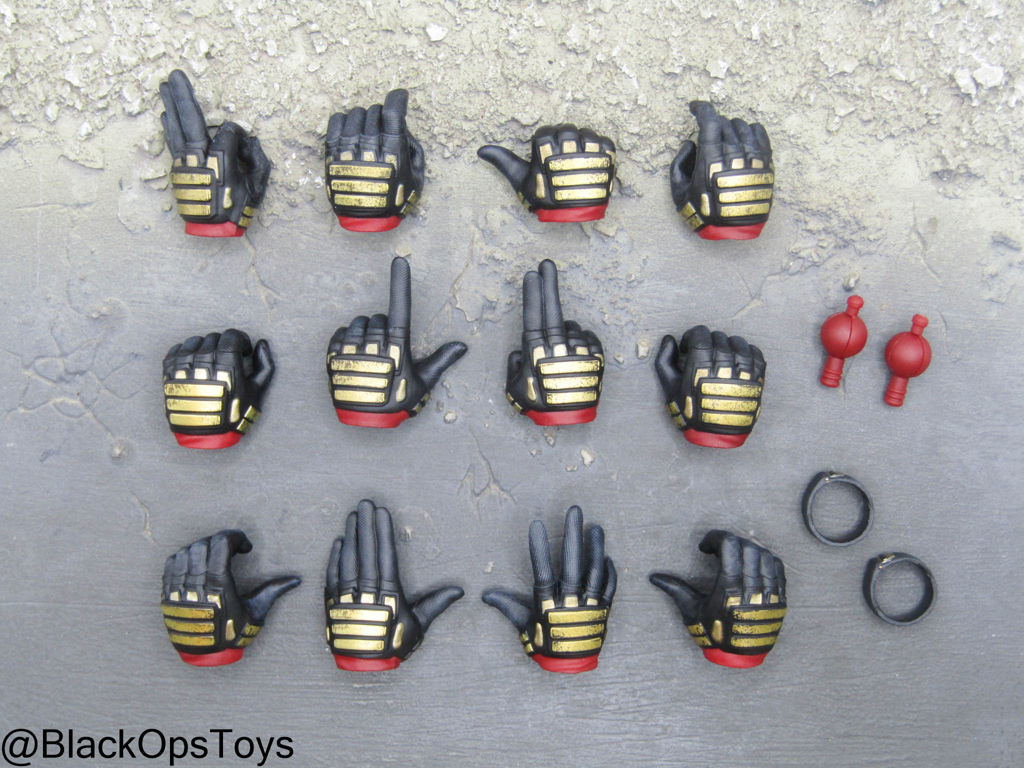 Deadpool & Wolverine - Deadpool - Male Gloved Hand Set (x12) – BlackOpsToys