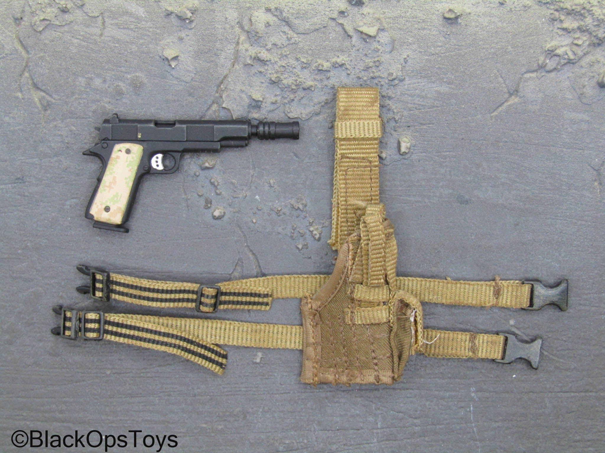 Adrien Brody Predators Gun