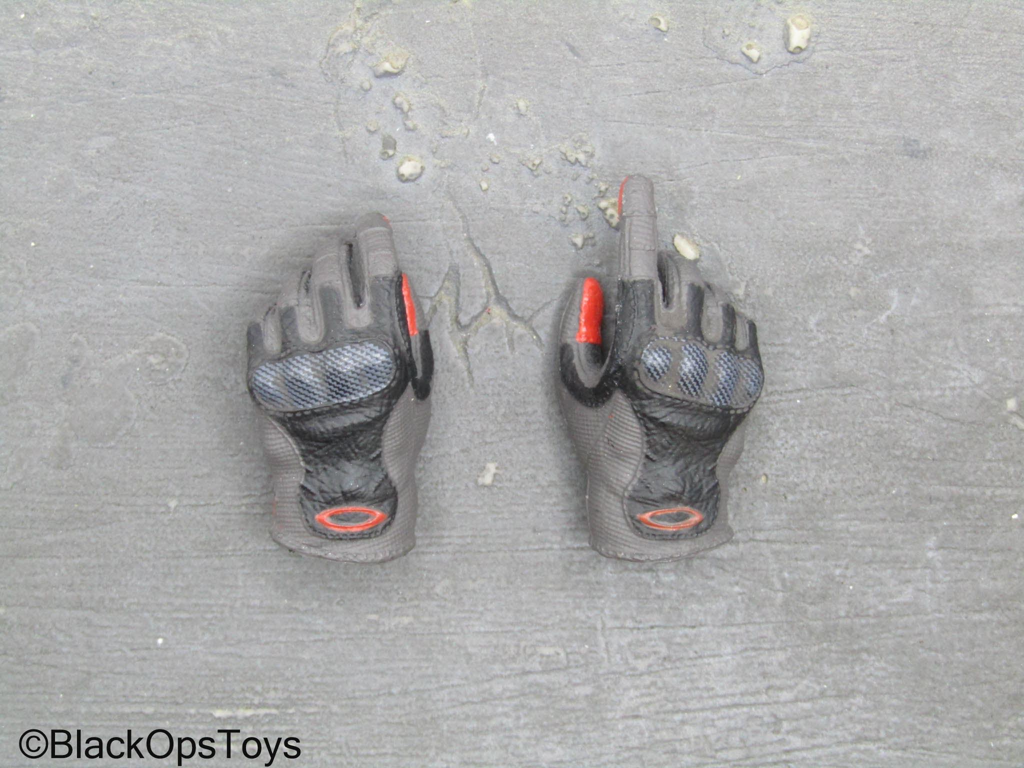 ZERT AMG Juggernaut - Male Grey & Red Gloved Hand Set – BlackOpsToys
