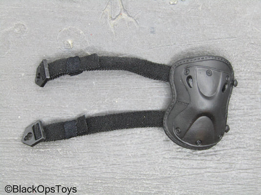Doomsday Guardian - Left Knee Pad – BlackOpsToys