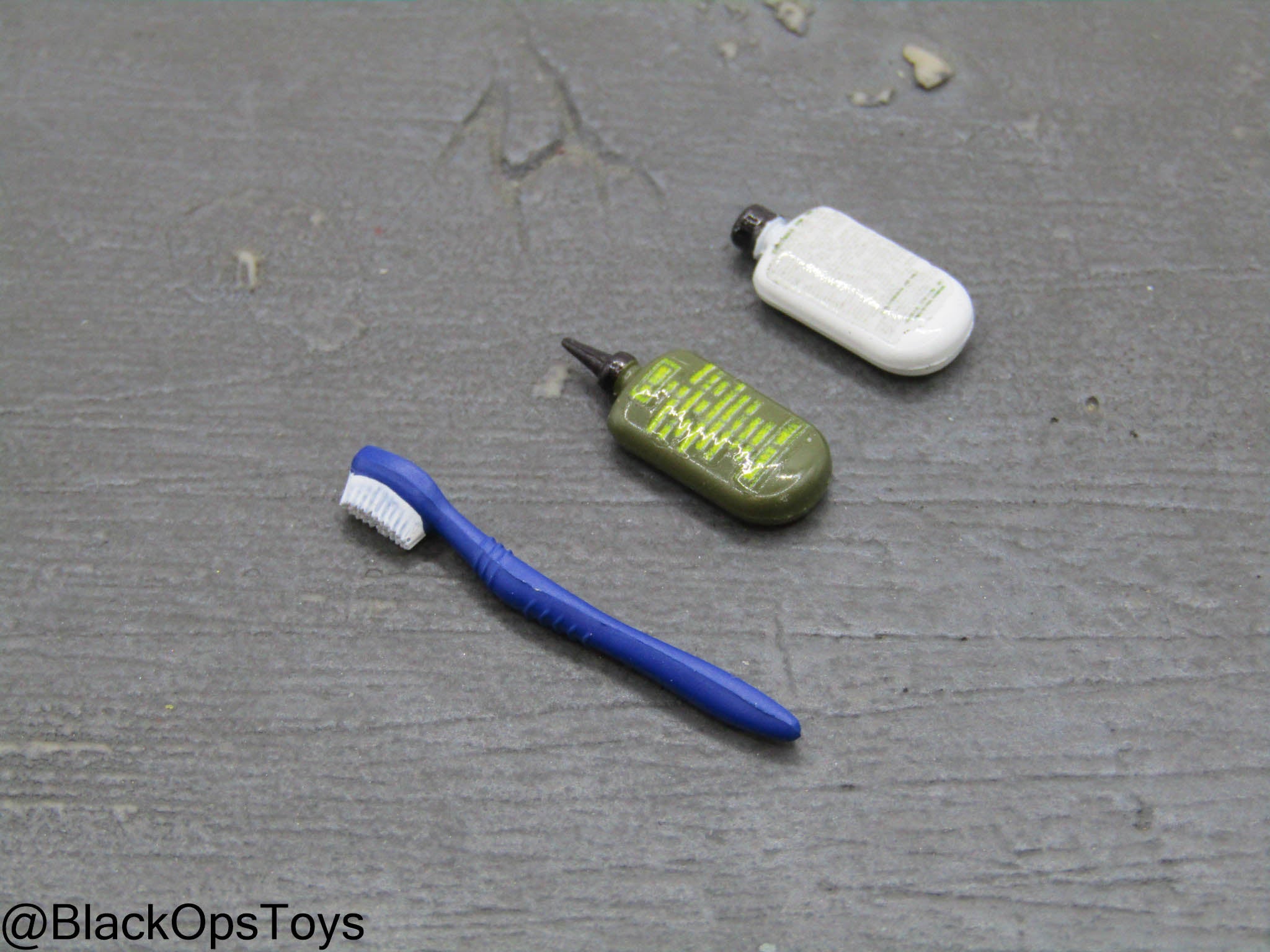 Vietnam War - Hospital Corpsman - Toothbrush w/Gun Oil & Insect Repell ...