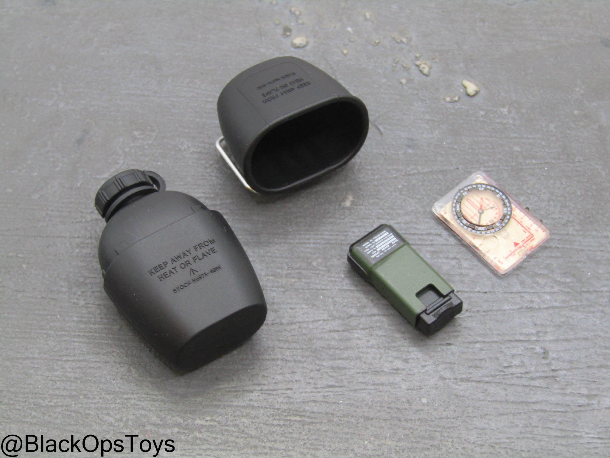 Bravo Two Zero - SAS Patrol Leader - Canteen w/Strobe & Compass ...