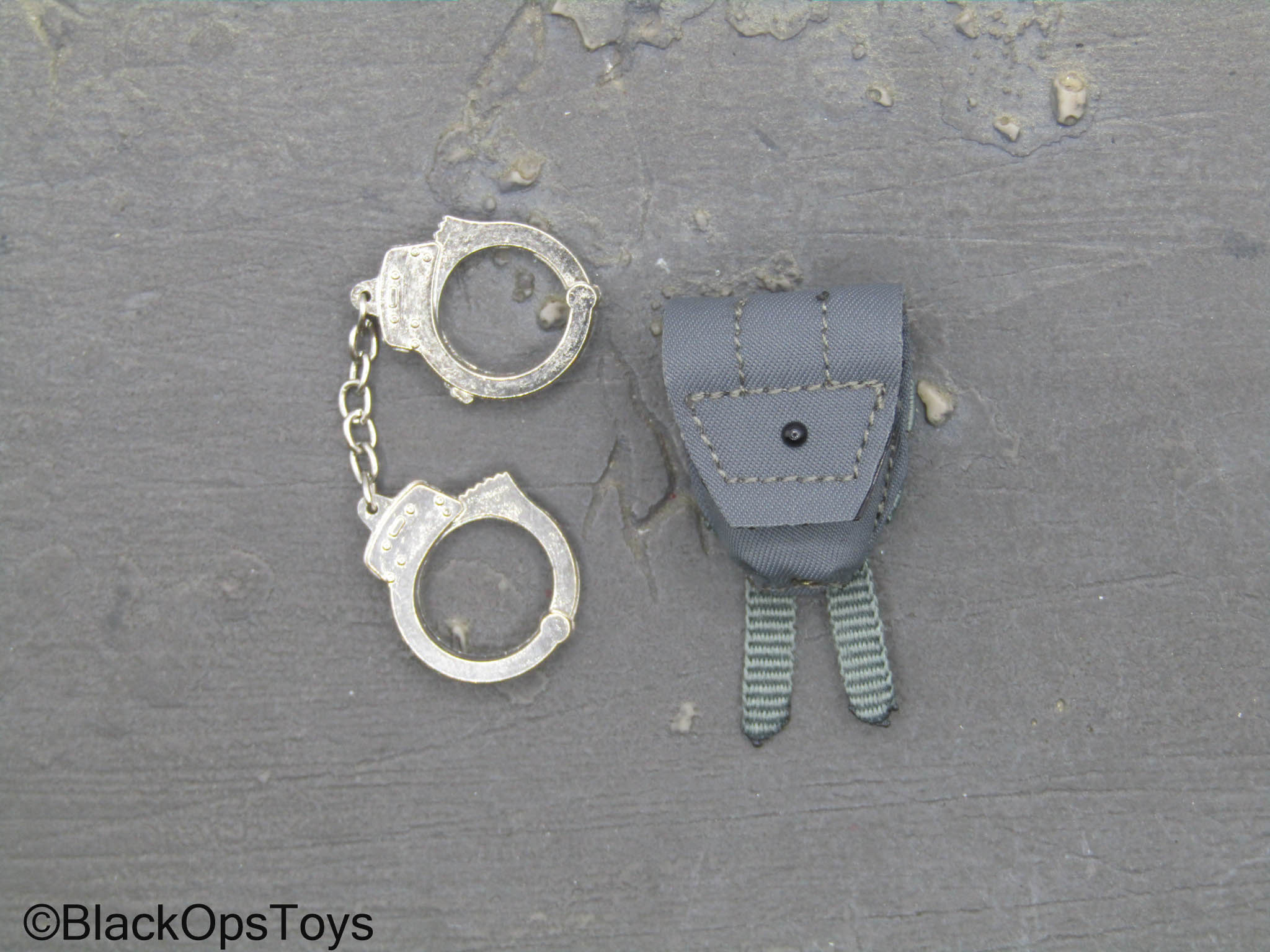 Dutch DSI Grenade Launcher Ver - Handcuffs w/ Grey MOLLE Pouch ...