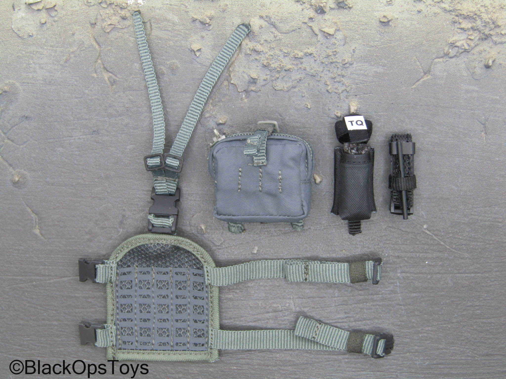 Dutch DSI Sniper Version - Grey Drop Leg MOLLE Panel w/IFAK Kit ...