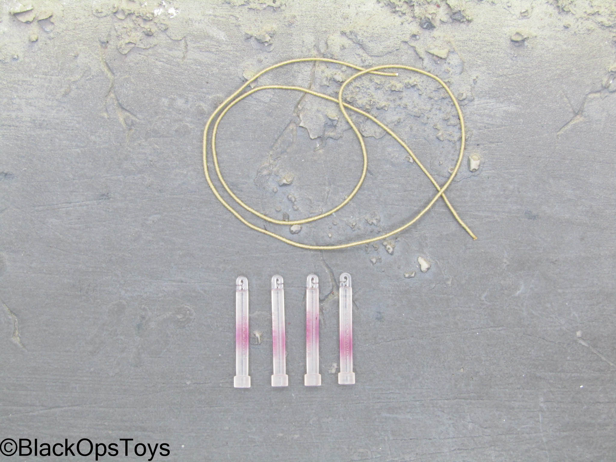 SMU Tier 1 Delta Force CST - Light Sticks w/String – BlackOpsToys