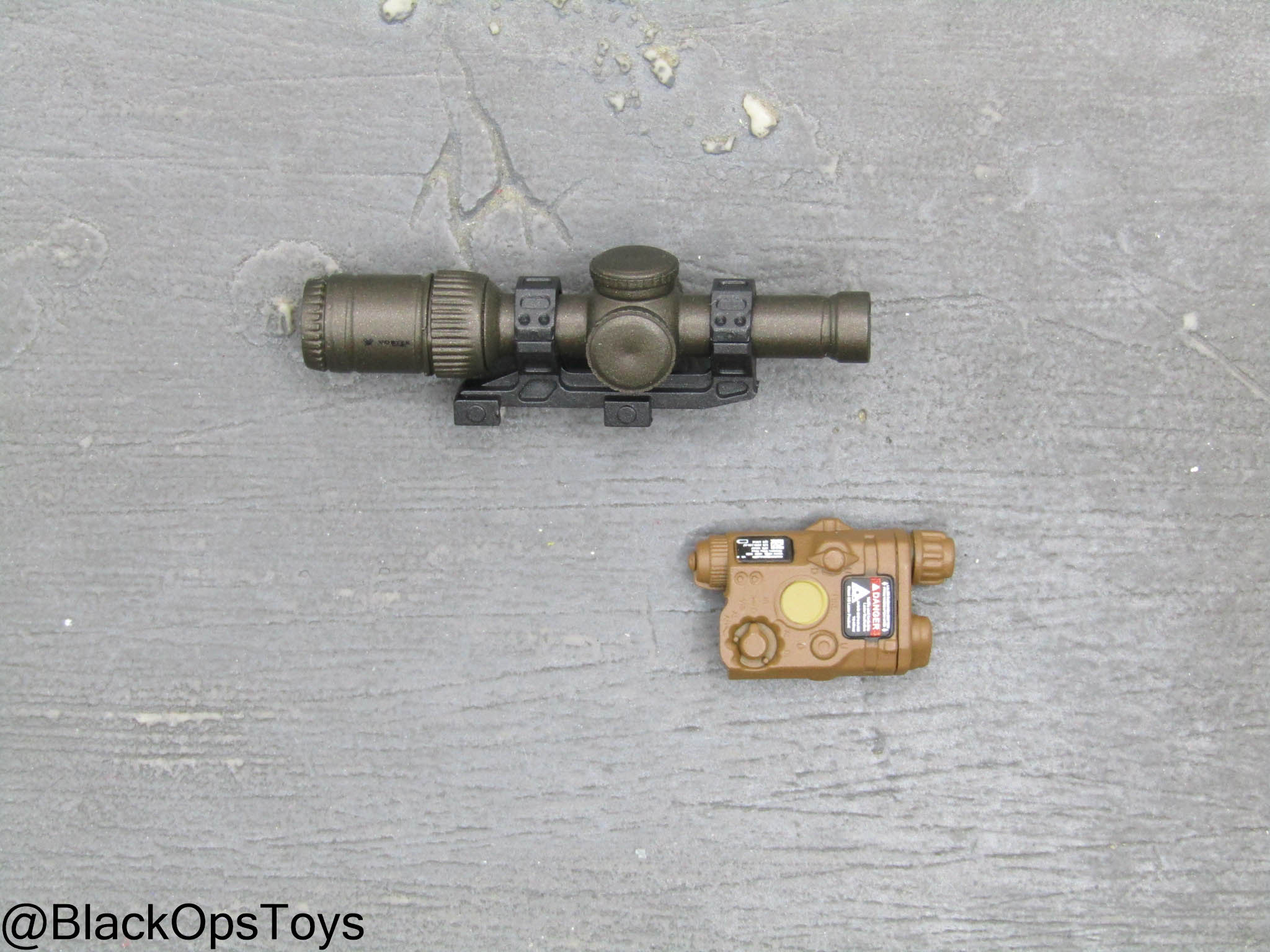PMC Field RECCE - Brown Sniper Scope & PEQ Set – BlackOpsToys