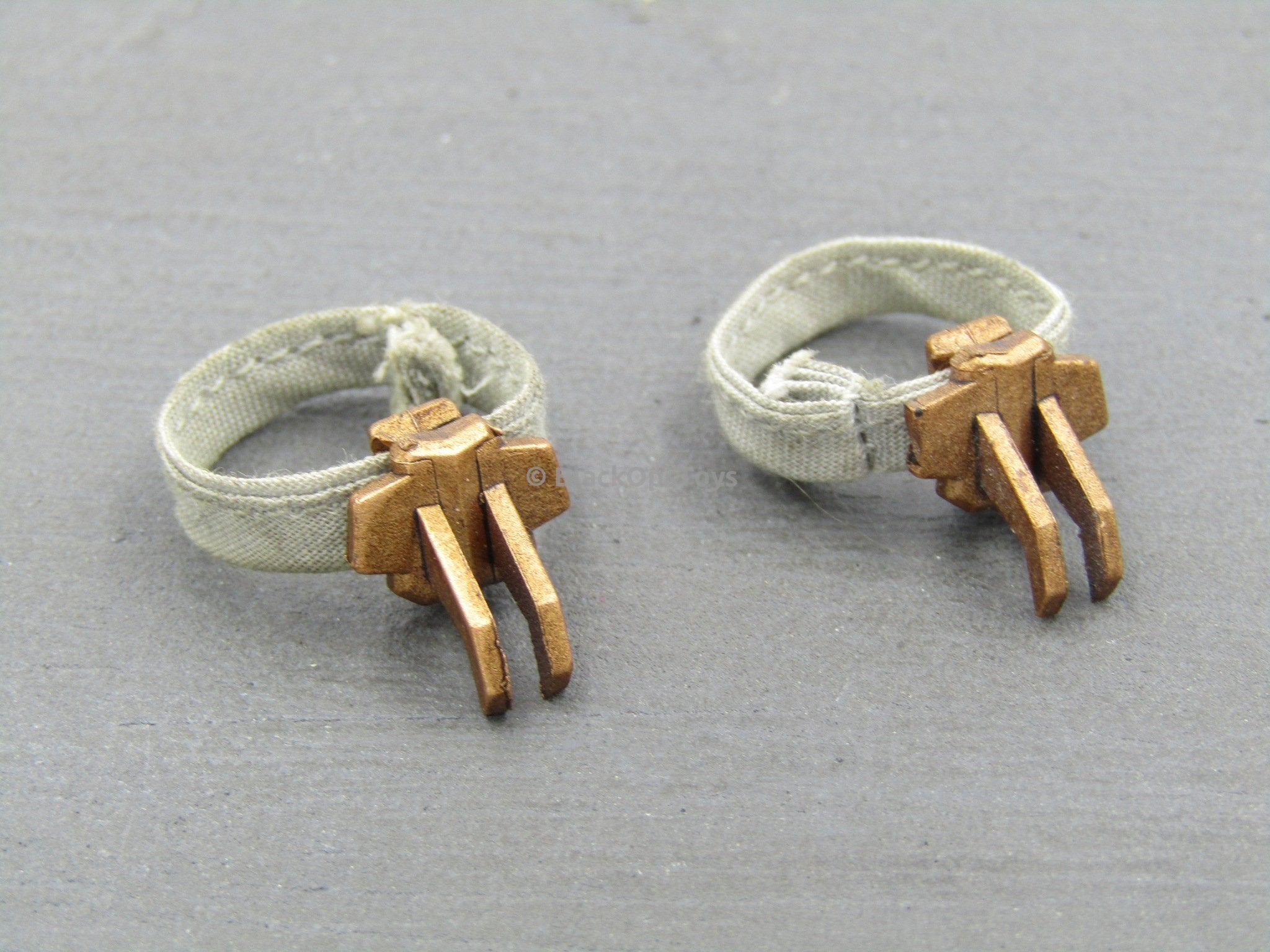 HUNTER - Spiked Arm Bands – BlackOpsToys