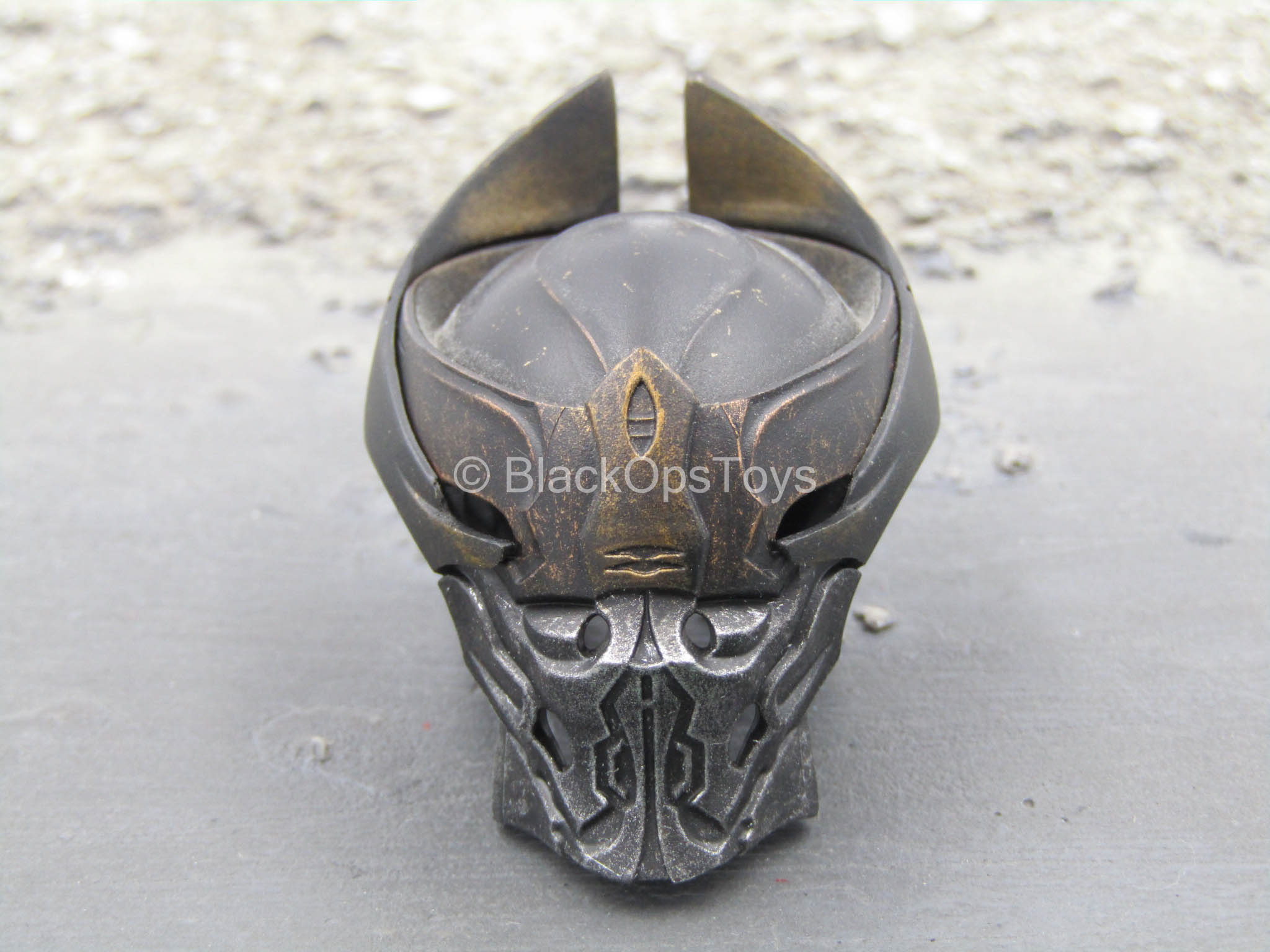 Chitauri Commander - Weathered Helmet – BlackOpsToys