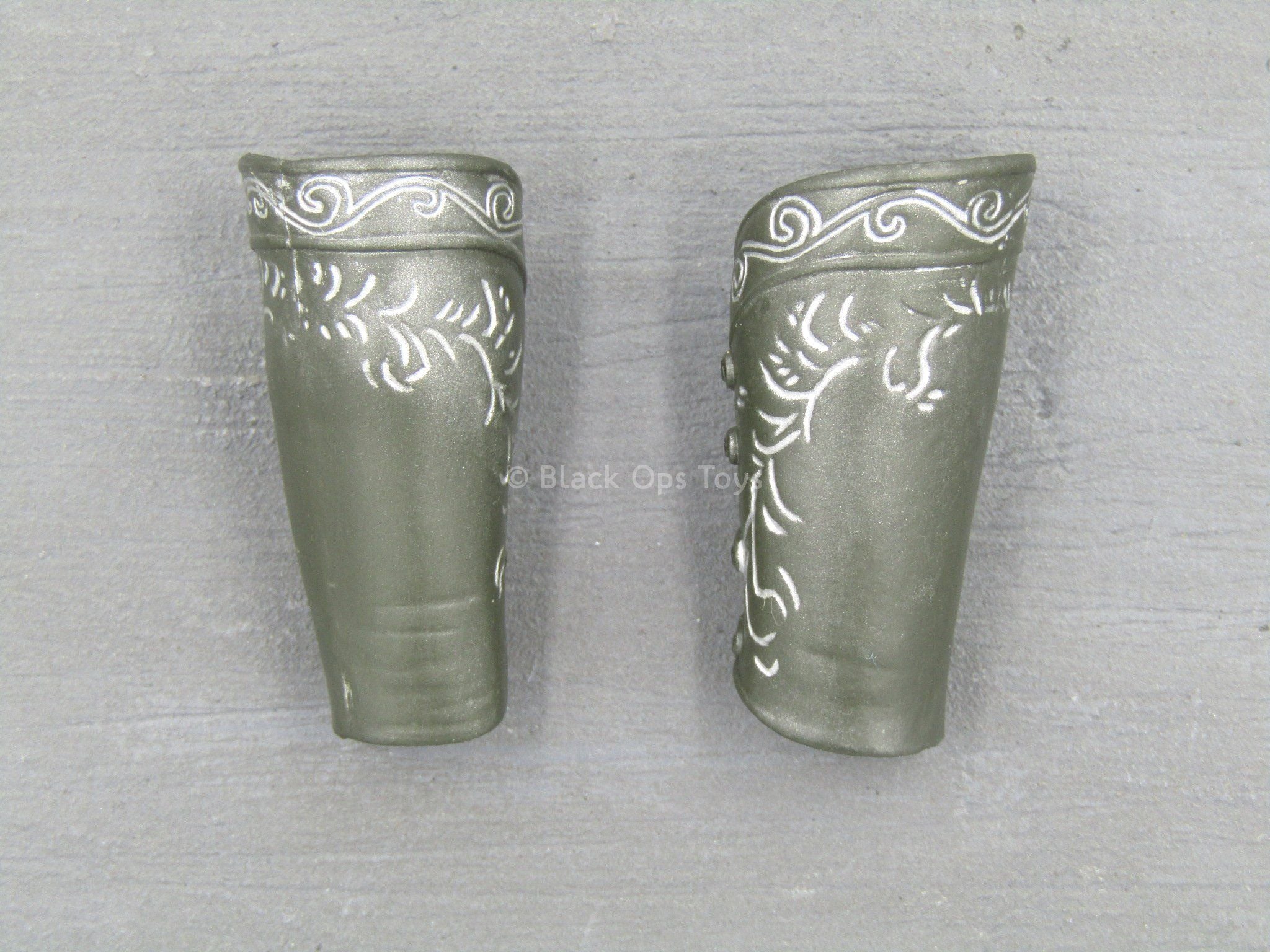 LOTR - Legolas - Grey Elvish Bracers – BlackOpsToys