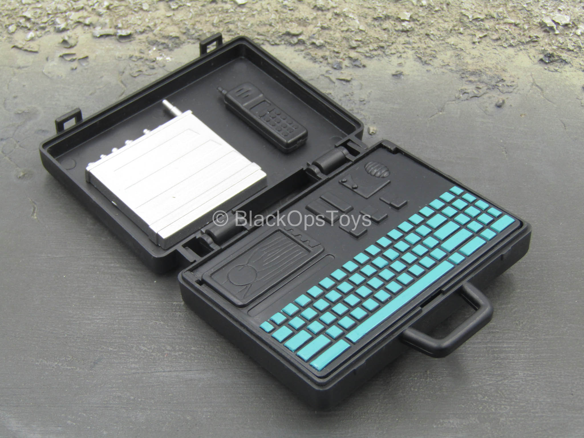 World Peacekeepers Secret Agent - Black Briefcase w/Molded Gear ...