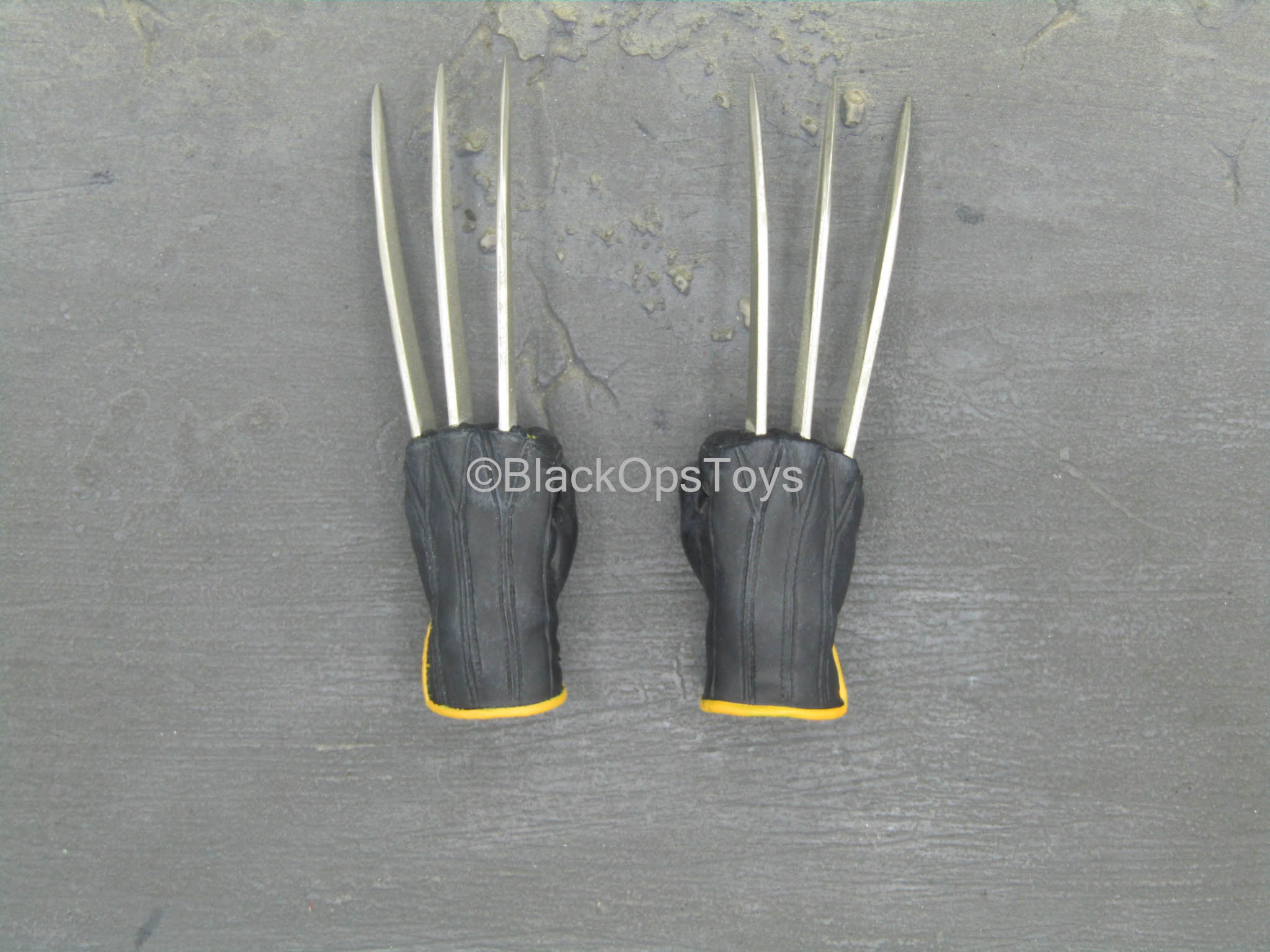 X-Men Last Stand - Wolverine - Male Gloved Hand Set w/Metal Claws ...