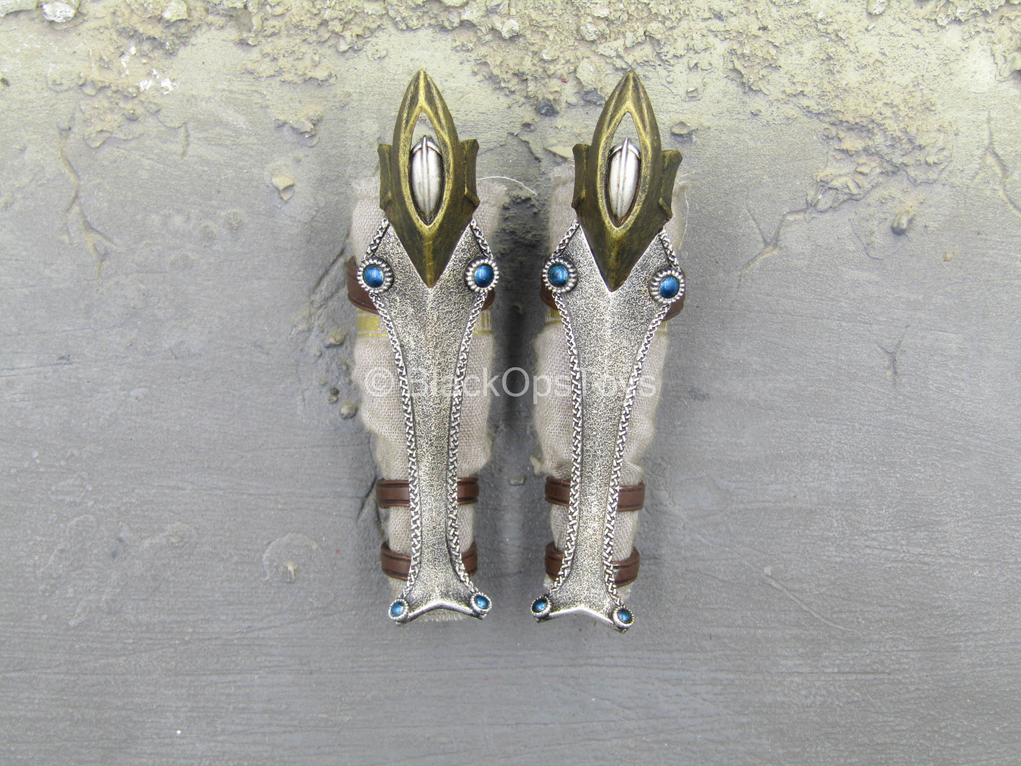 Month Deity of War - Silver - Leg Armor w/Leg Sleeves – BlackOpsToys