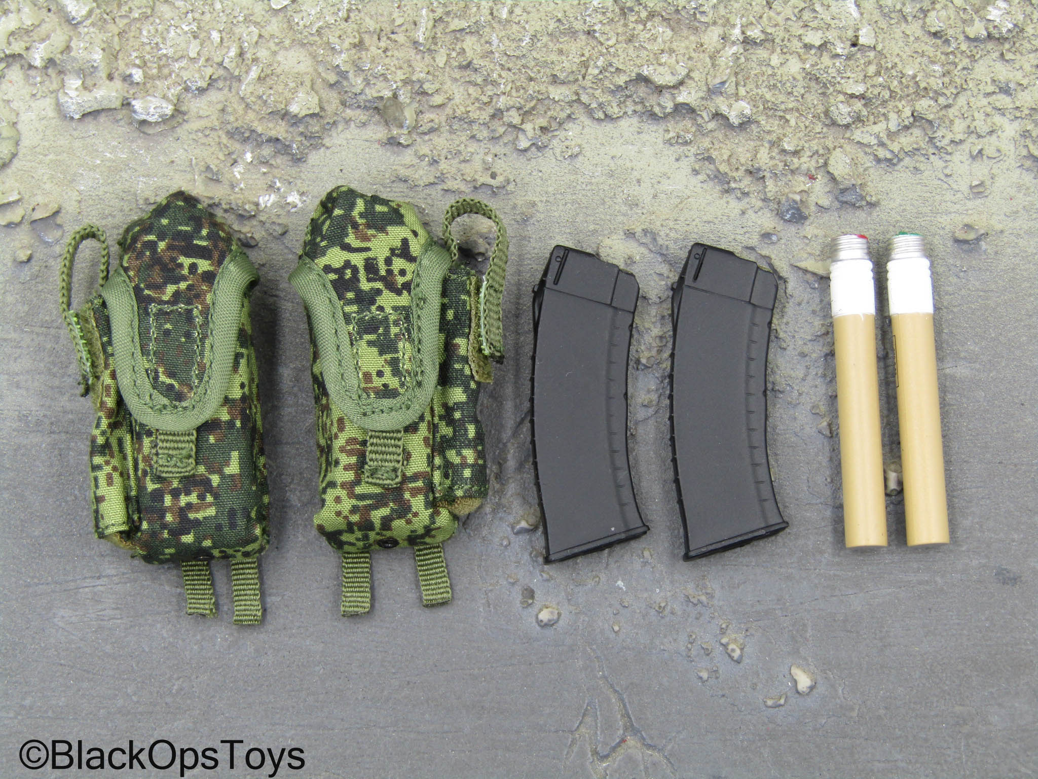 Military Police Of Russia - EMR Camo MOLLE Pouches w/Mags & Flares ...
