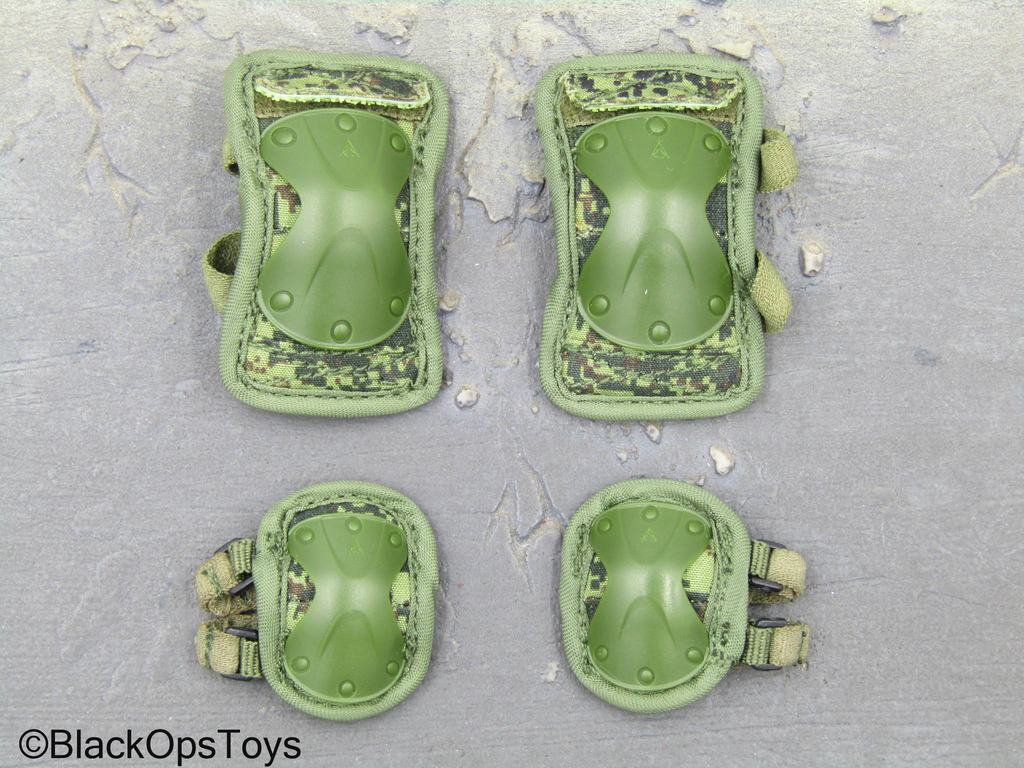 Military Police Of Russia - EMR Camo Knee & Elbow Pads – BlackOpsToys