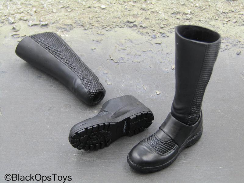 Batman Begins - Black 2-Part Boots (Peg Type) – BlackOpsToys