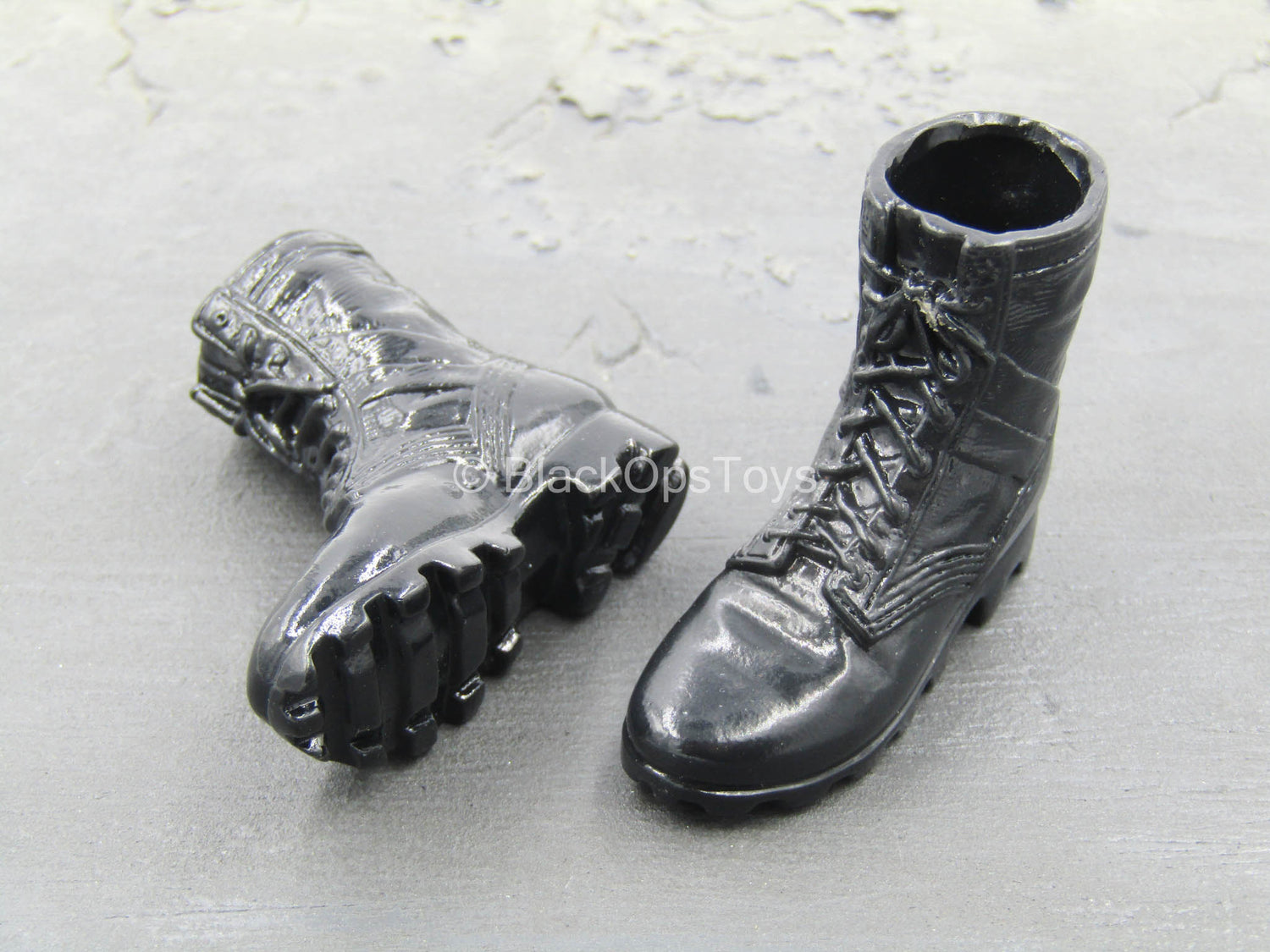 Terminator 2 - Sarah Connor - Black Combat Boots (Foot Type) – BlackOpsToys