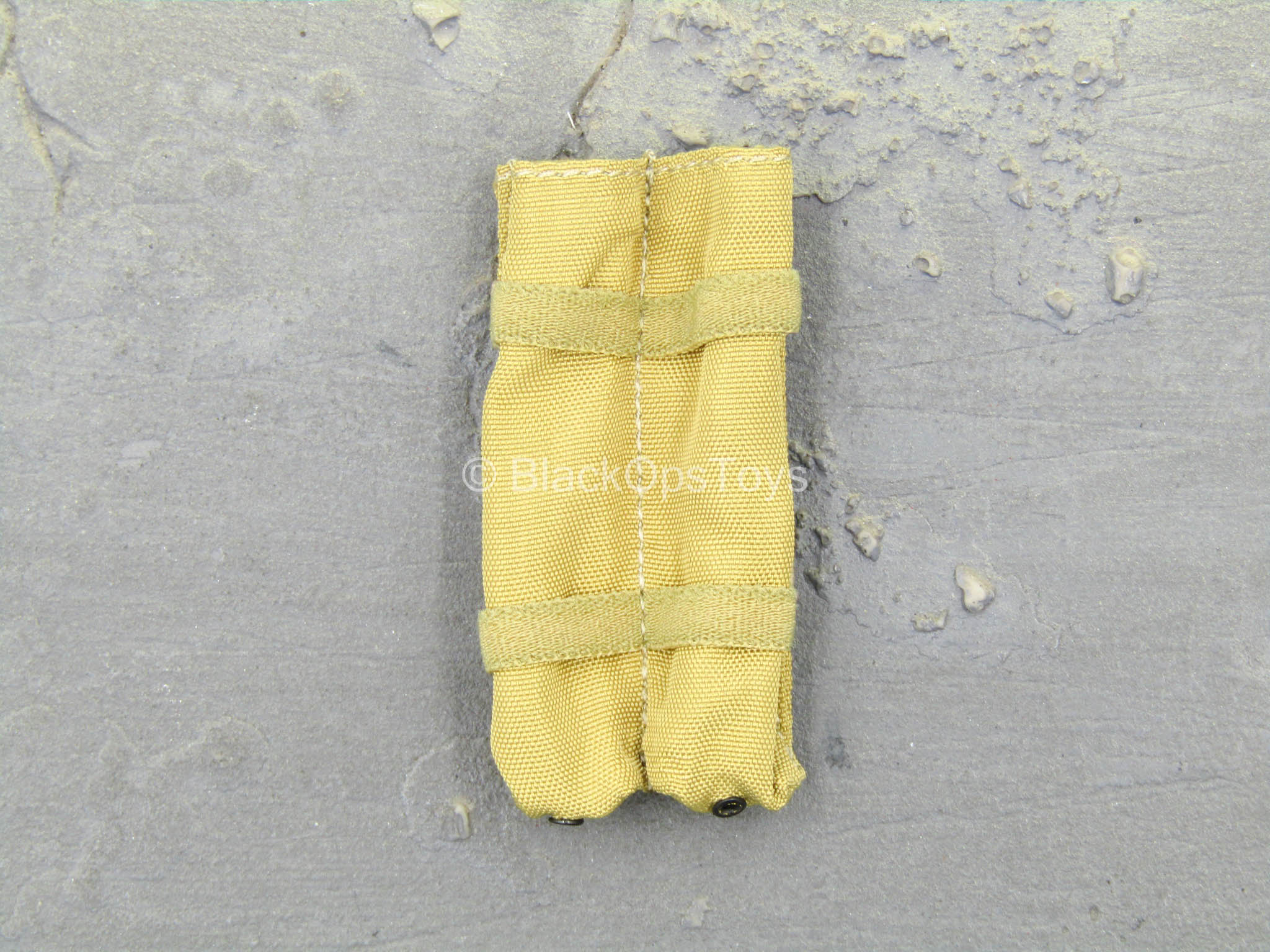 Operation Red Sea PLA Medic - Tan Slap Charge Pouch – BlackOpsToys