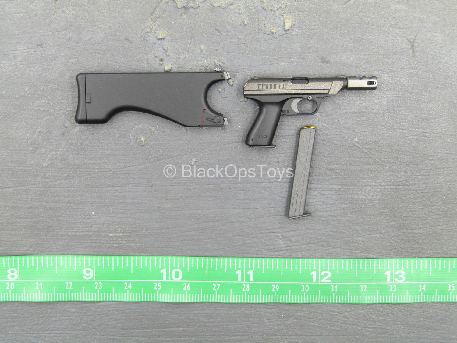 Resident Evil 2 - Leon Kennedy - Matilda Pistol w/Stock – BlackOpsToys