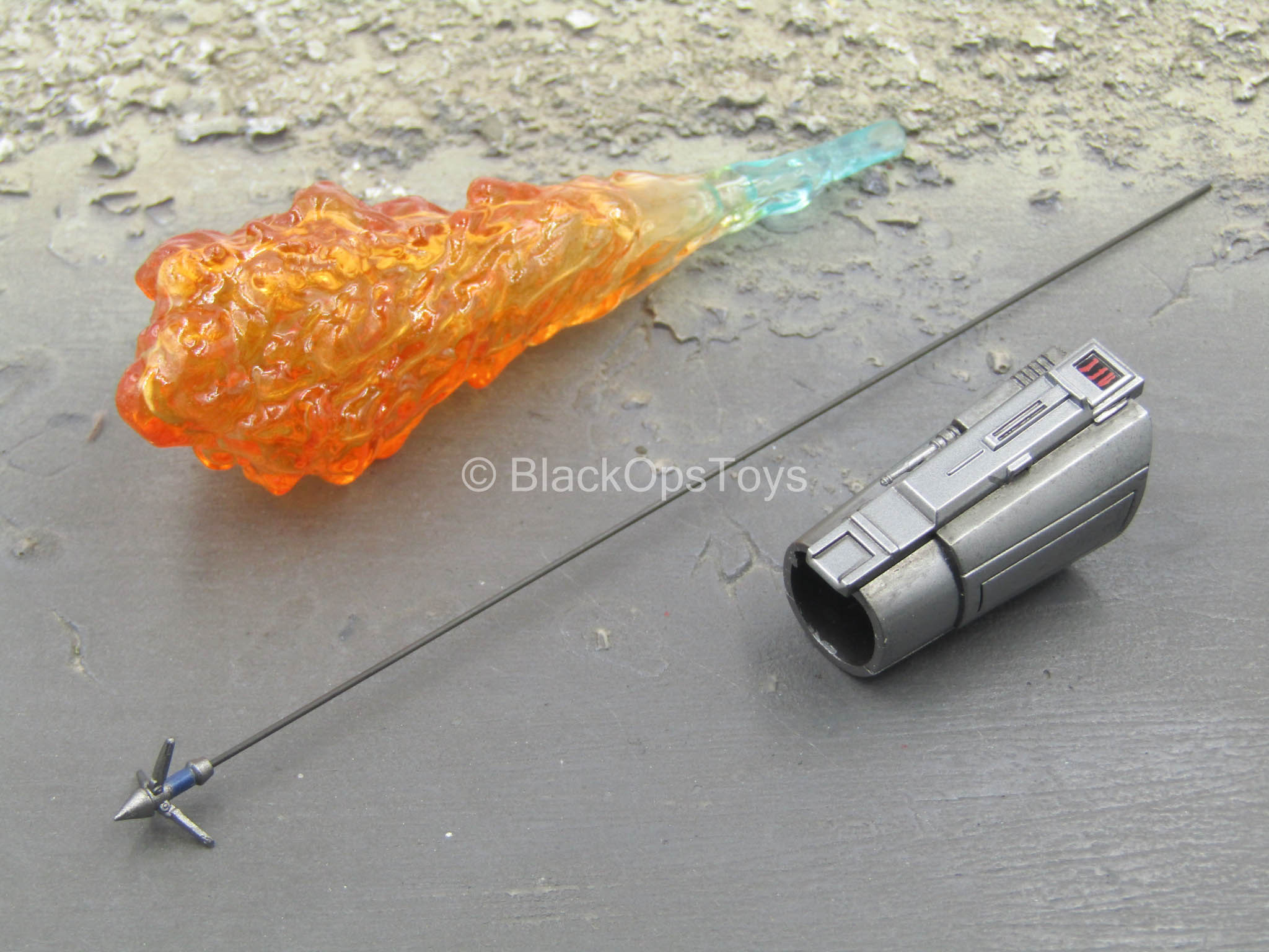 The Mandalorian Deluxe - Right Beskar Gauntlet w/Flame & Grapple FX ...