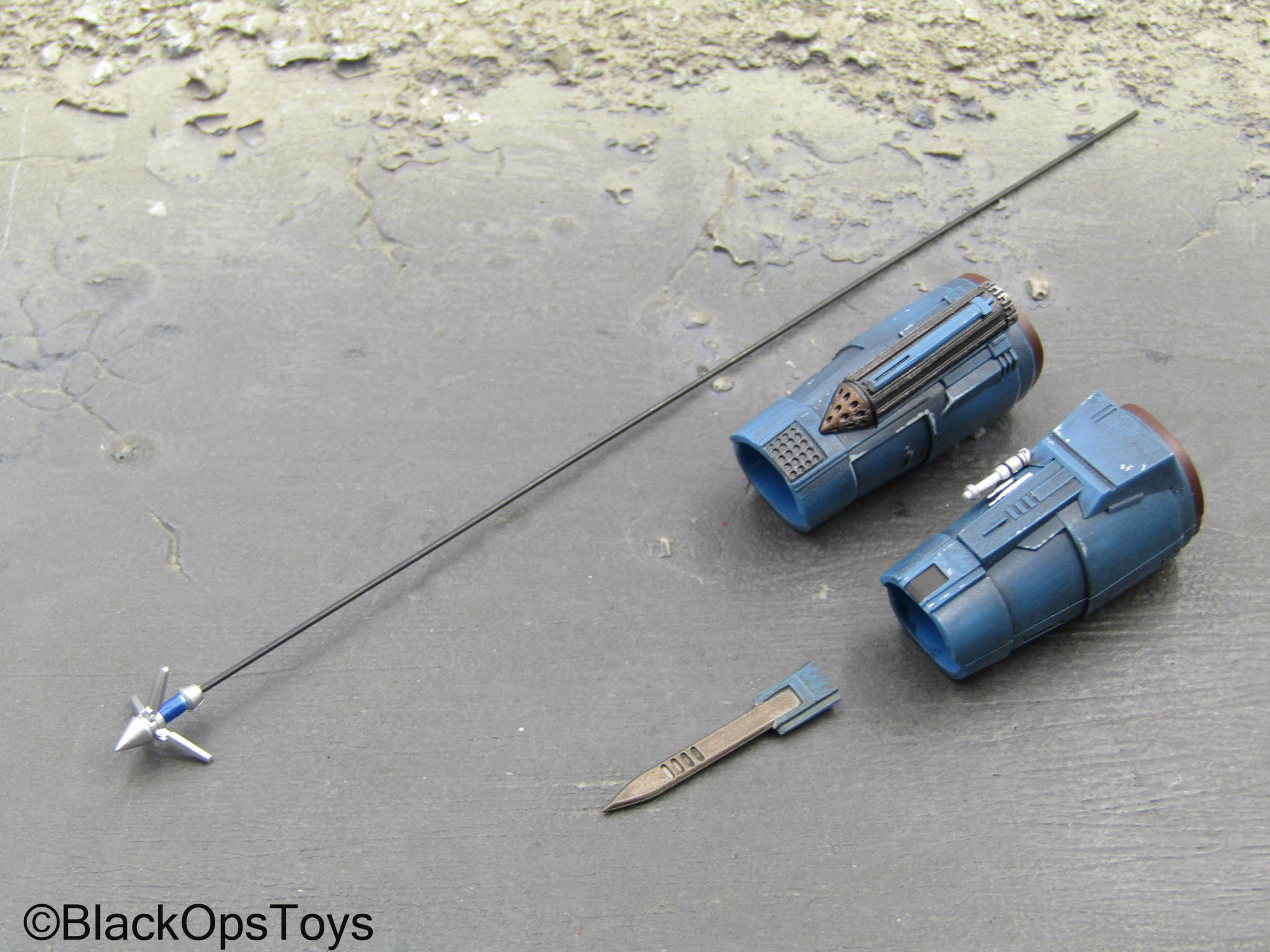 Star Wars Bo Katan - Blue Female Gauntlets w/Blade & Grapple – BlackOpsToys