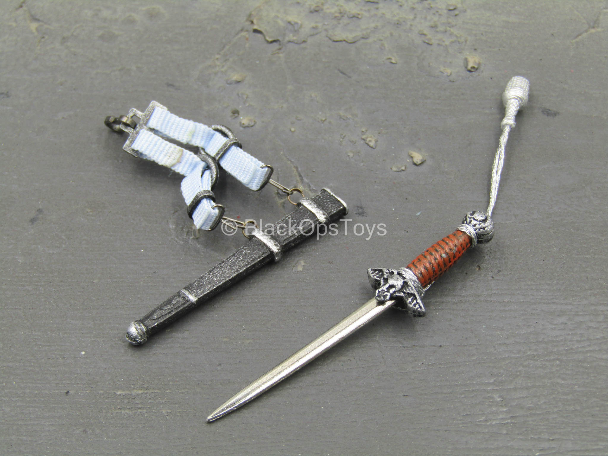 WWII - Luftwaffe Fighter Ace - Metal Dagger w/Detailed Sheath ...