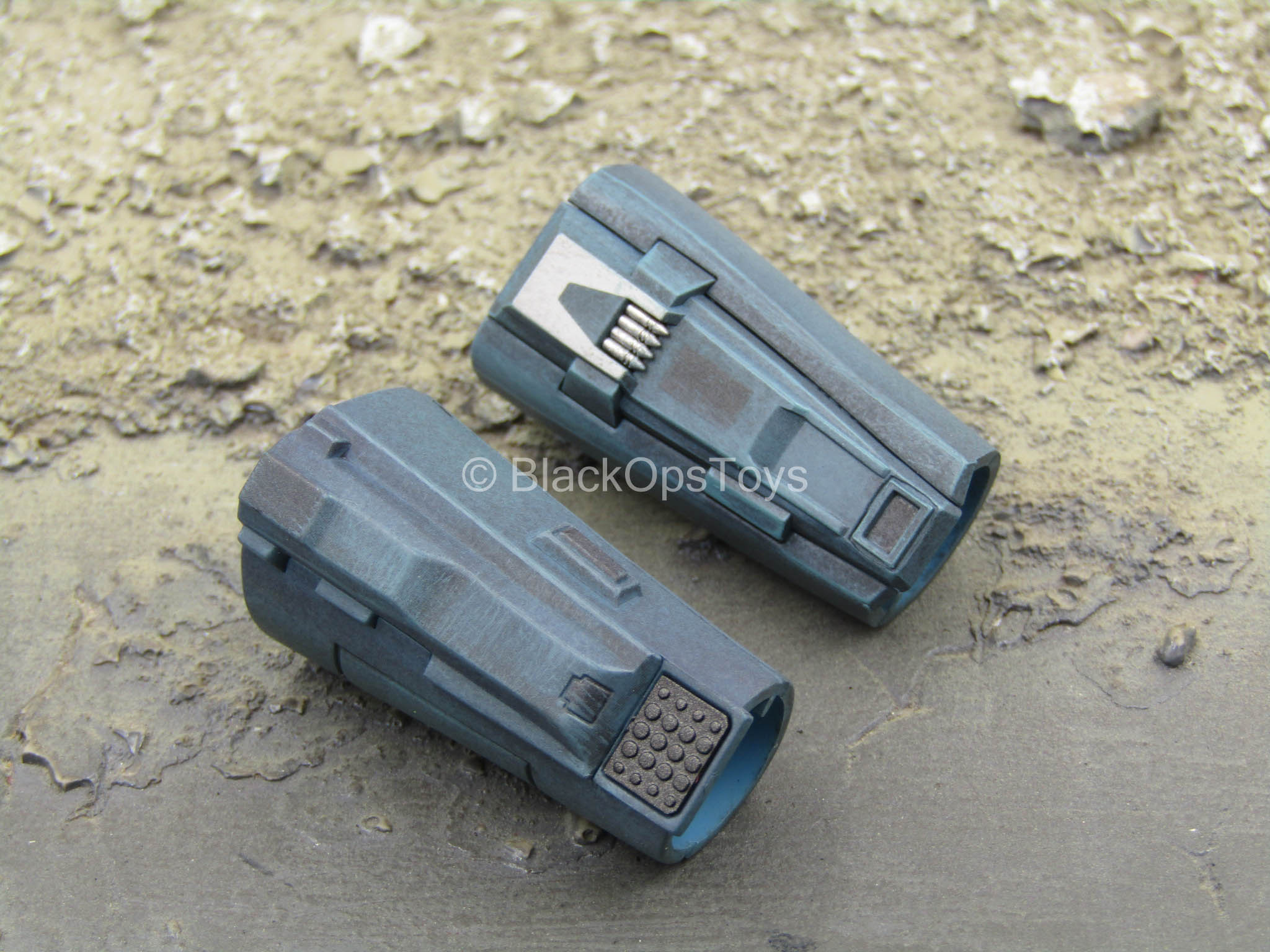 Star Wars - Death Watch Mando - Blue Gauntlets – BlackOpsToys